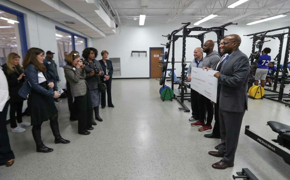 UnitedHealthcare, Dreambuilders program, donate $10,000 grant to Fort ...