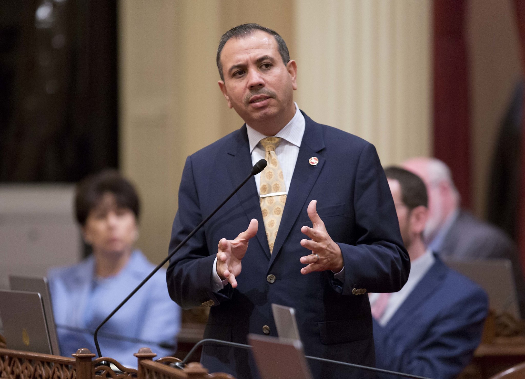 Probe of state Sen. Tony Mendoza finds ‘likely’ sexually suggestive ...