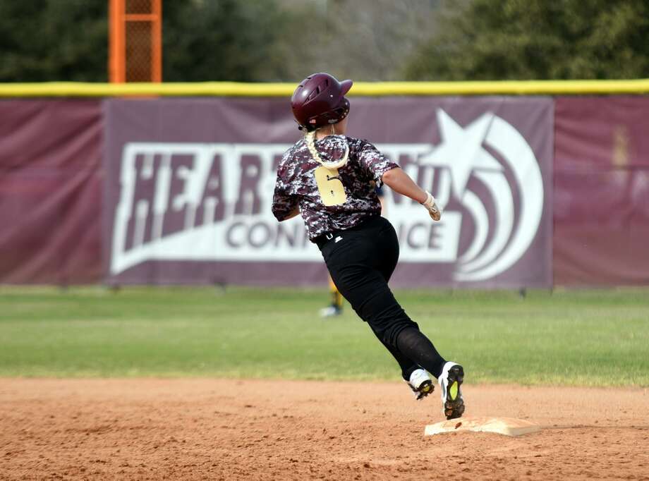TAMIU swept in doubleheader at Texas A&M-Kingsville - Laredo Morning Times
