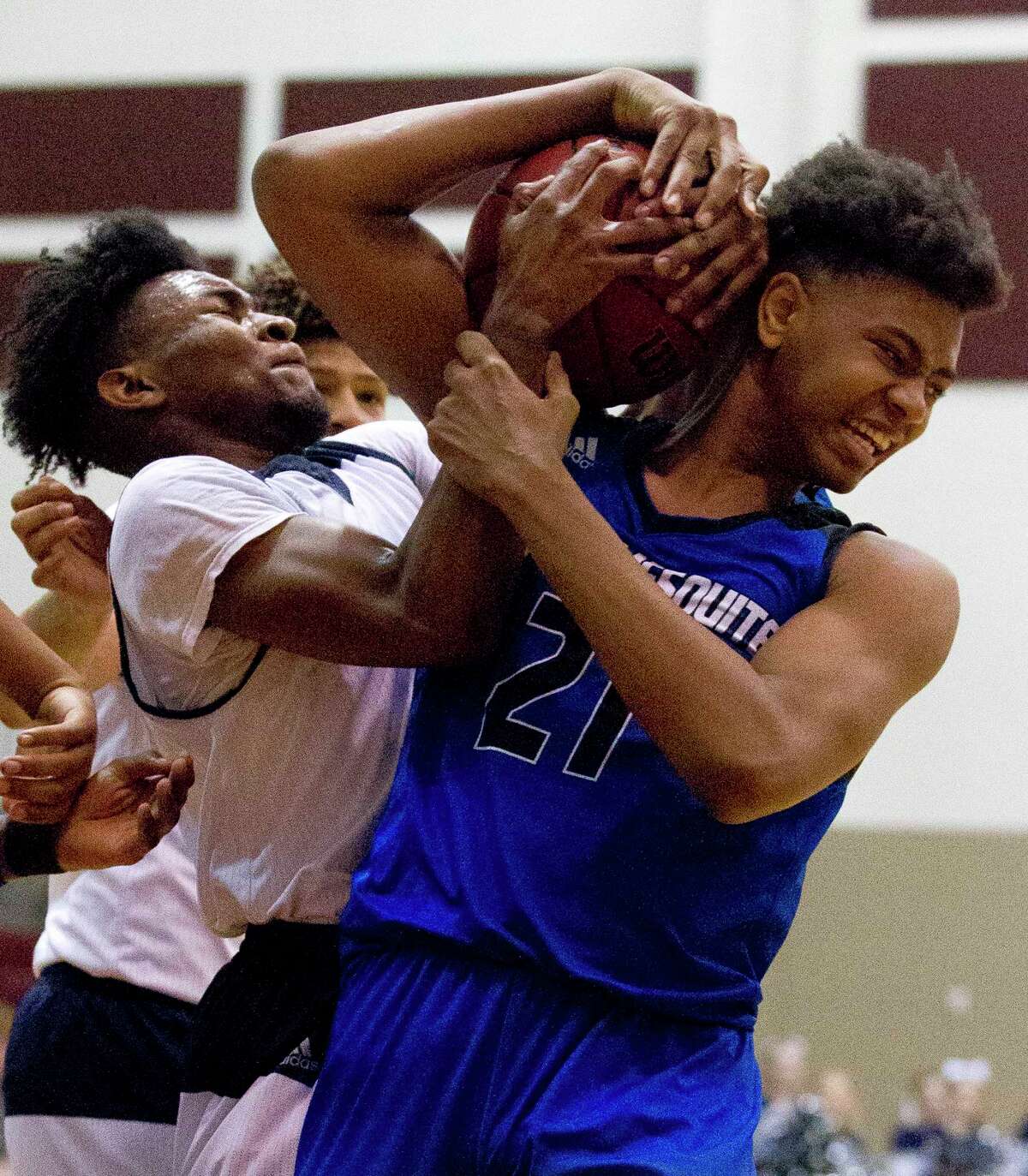 BOYS HOOPS: College Park holds on to beat North Mesquite