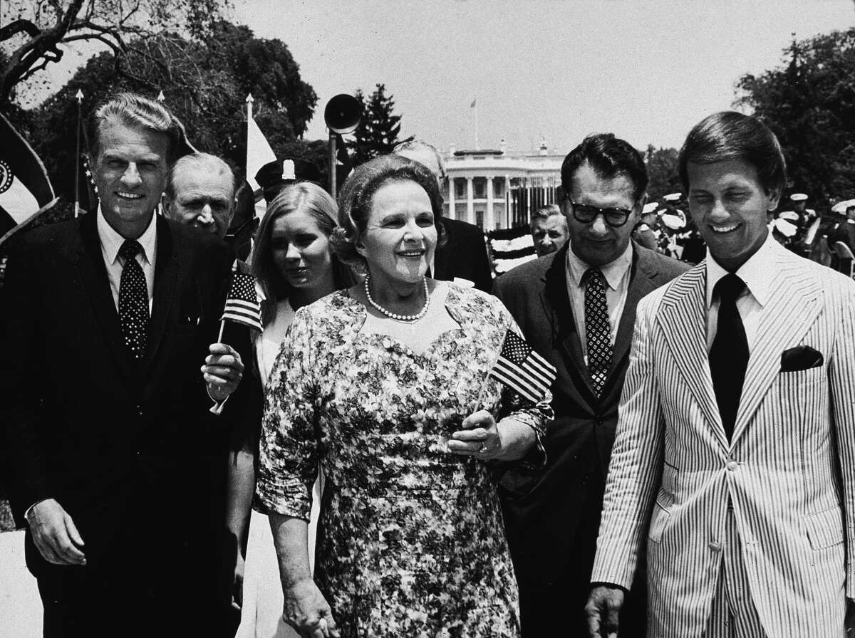 Former President George H.W. Bush shares memories of his friend Billy ...