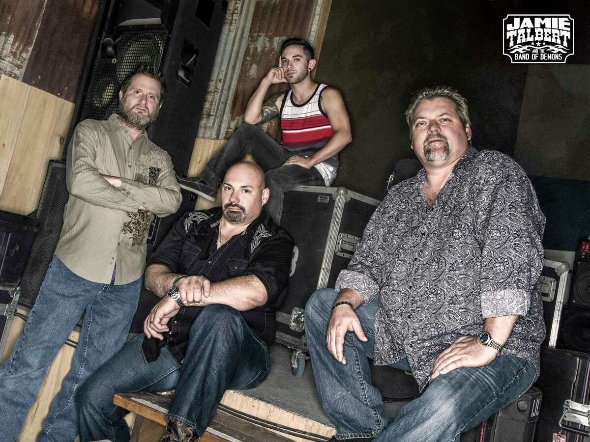 Texas country stars sing the praises of RodeoHouston performer Garth Brooks