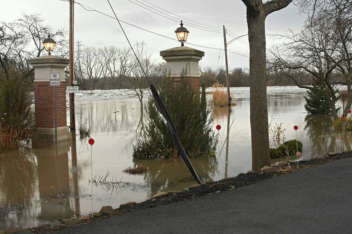 Flooding on Mohawk River unlikely, weather service says