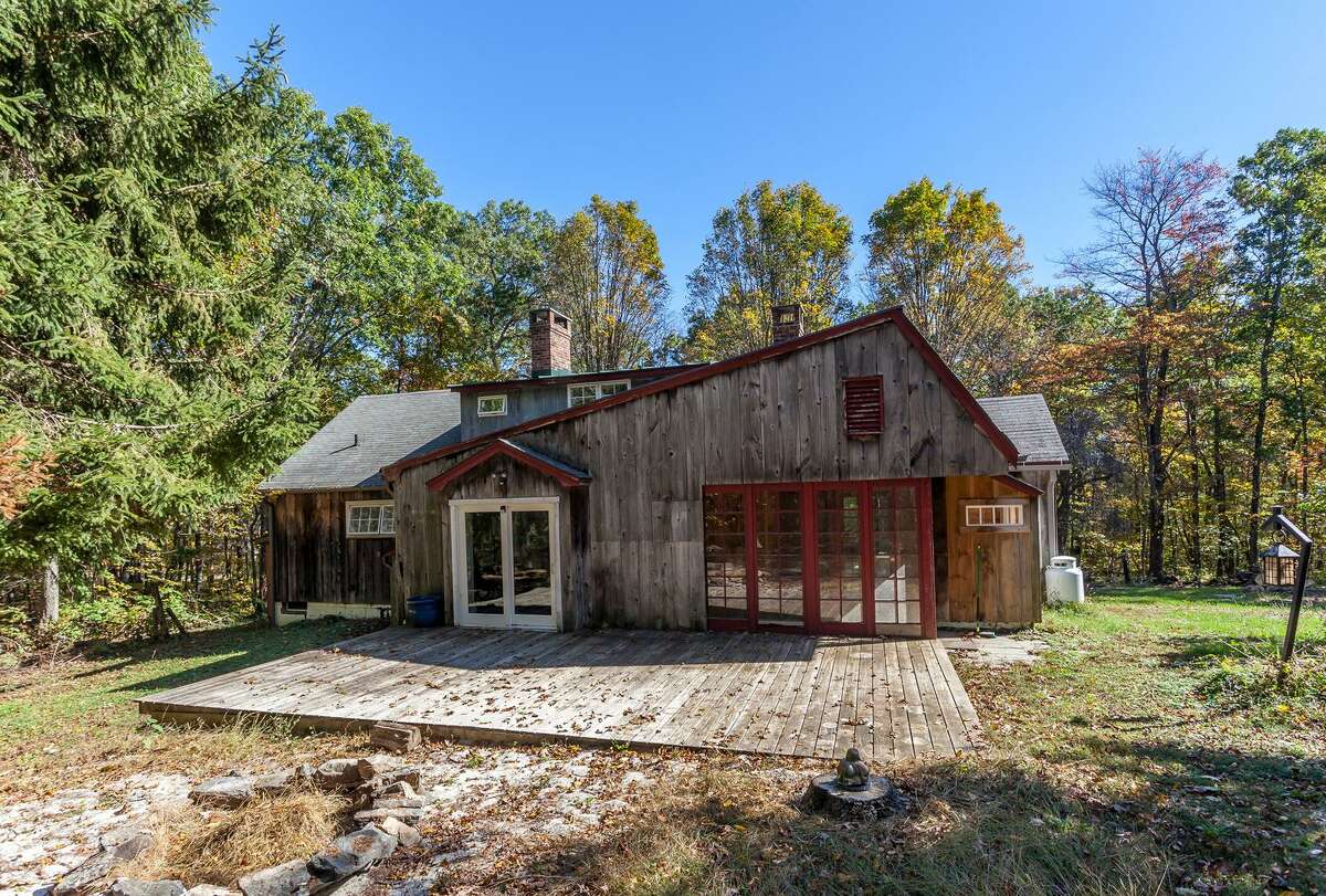Contemporary barn fits Kent country setting