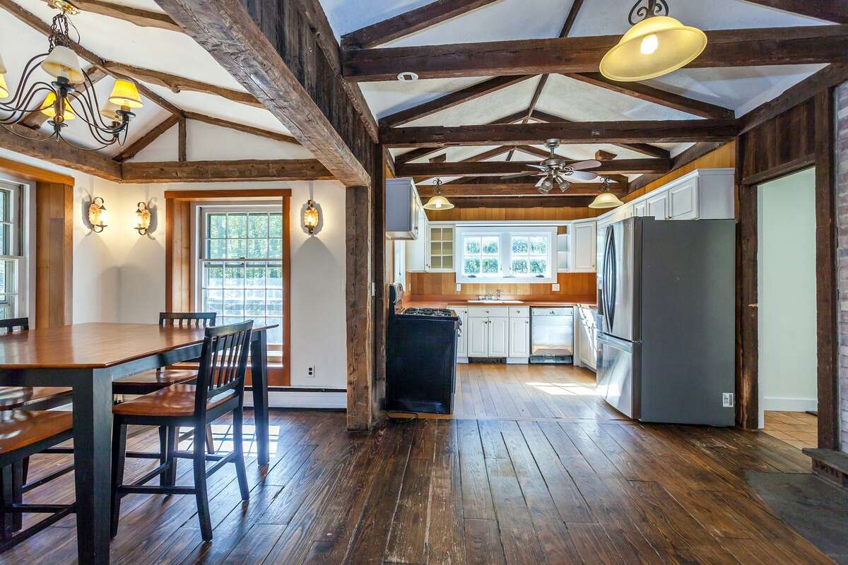 Contemporary barn fits Kent country setting