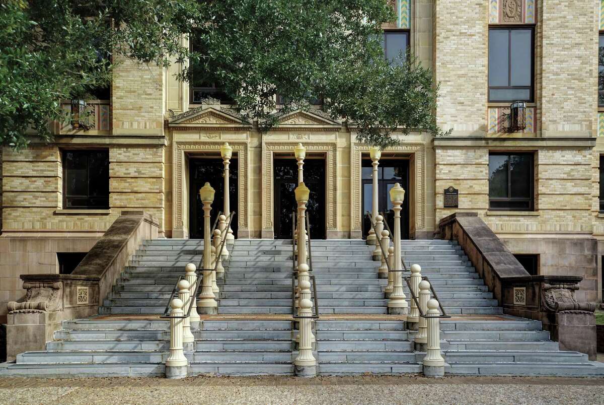 Glossy picture book celebrates Texas A&M architecture