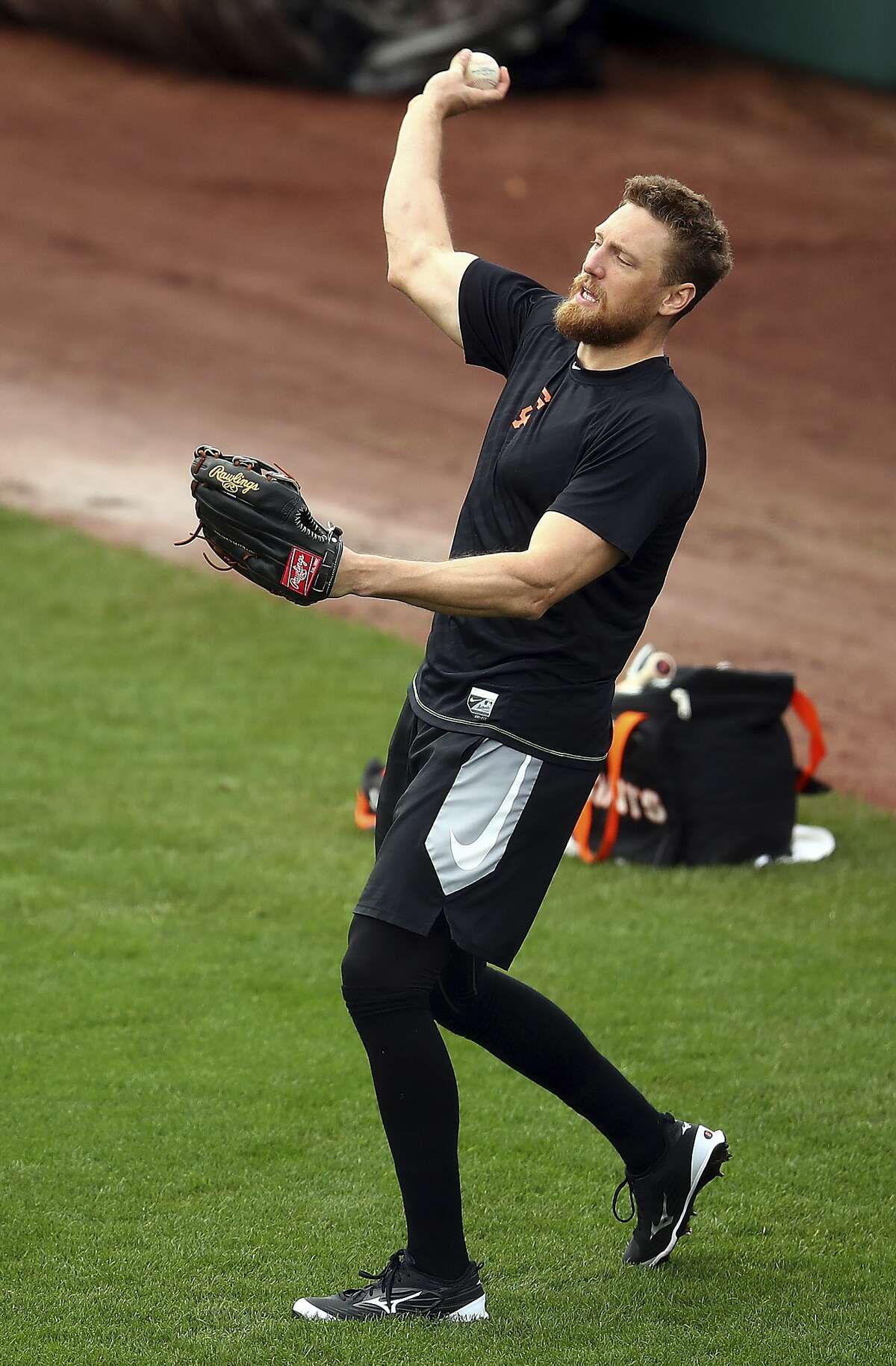 Giants’ Hunter Pence finally makes noise with grand slam