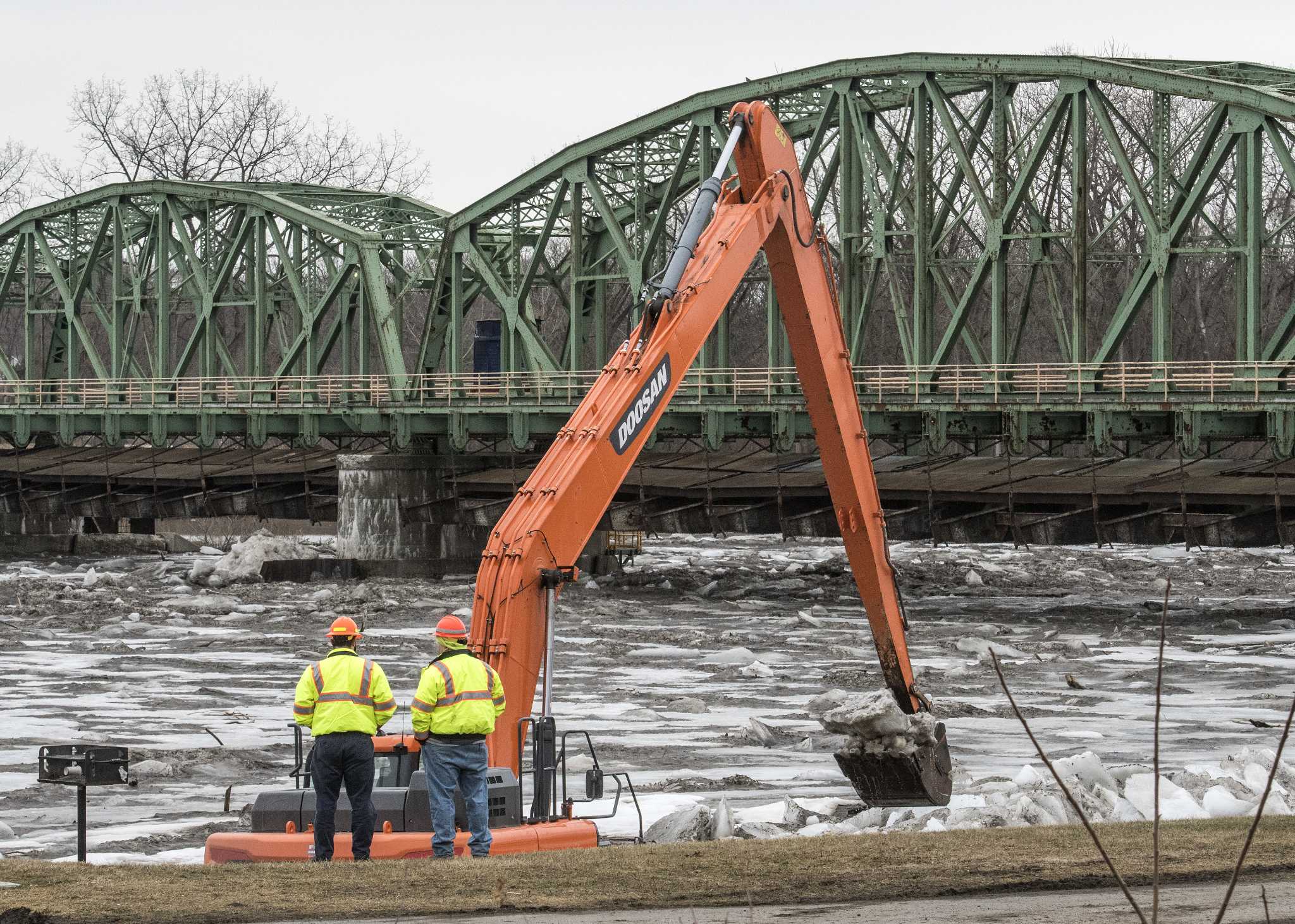 New York DOT engineer admits falsifying expense receipts