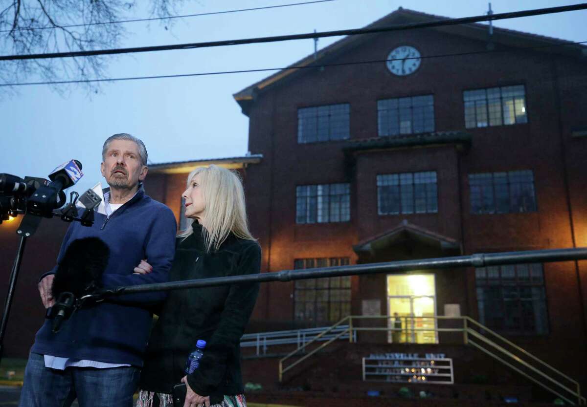 Gov. Greg Abbott commutes death sentence minutes before Bart Whitaker's ...