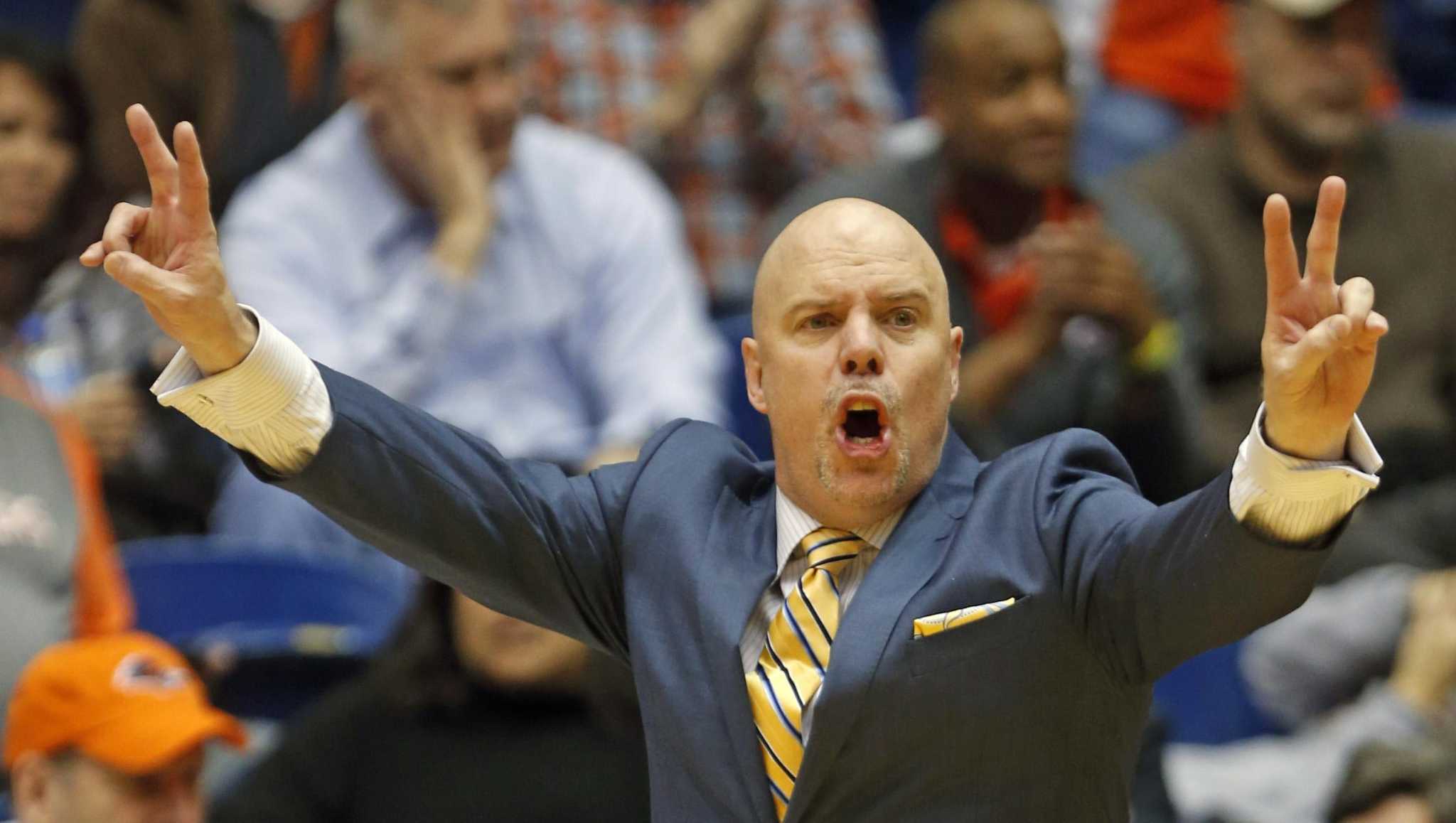 UTSA's Steve Henson takes home Conference USA Coach of the Year