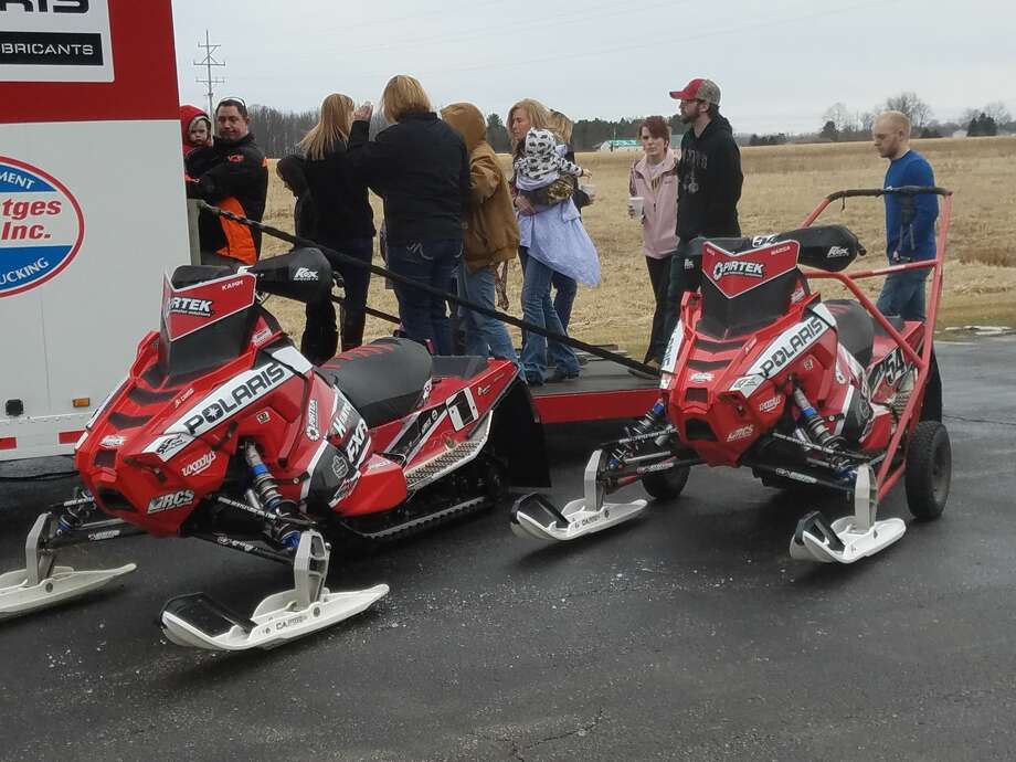 Local SnoCross fans meet SnoCross racers - Midland Daily News