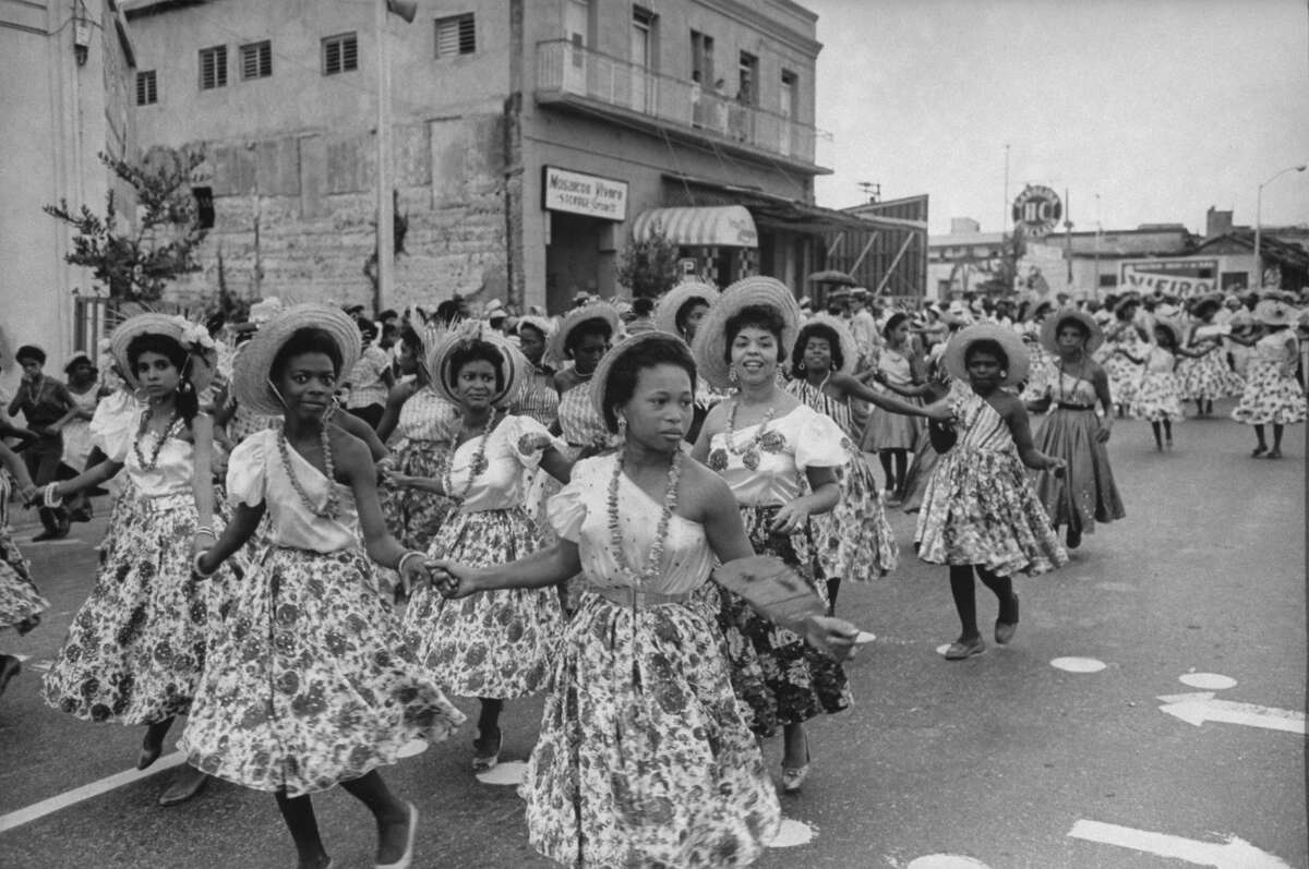 Looking back at Cuba 10 years after Fidel Castro stepped down from power