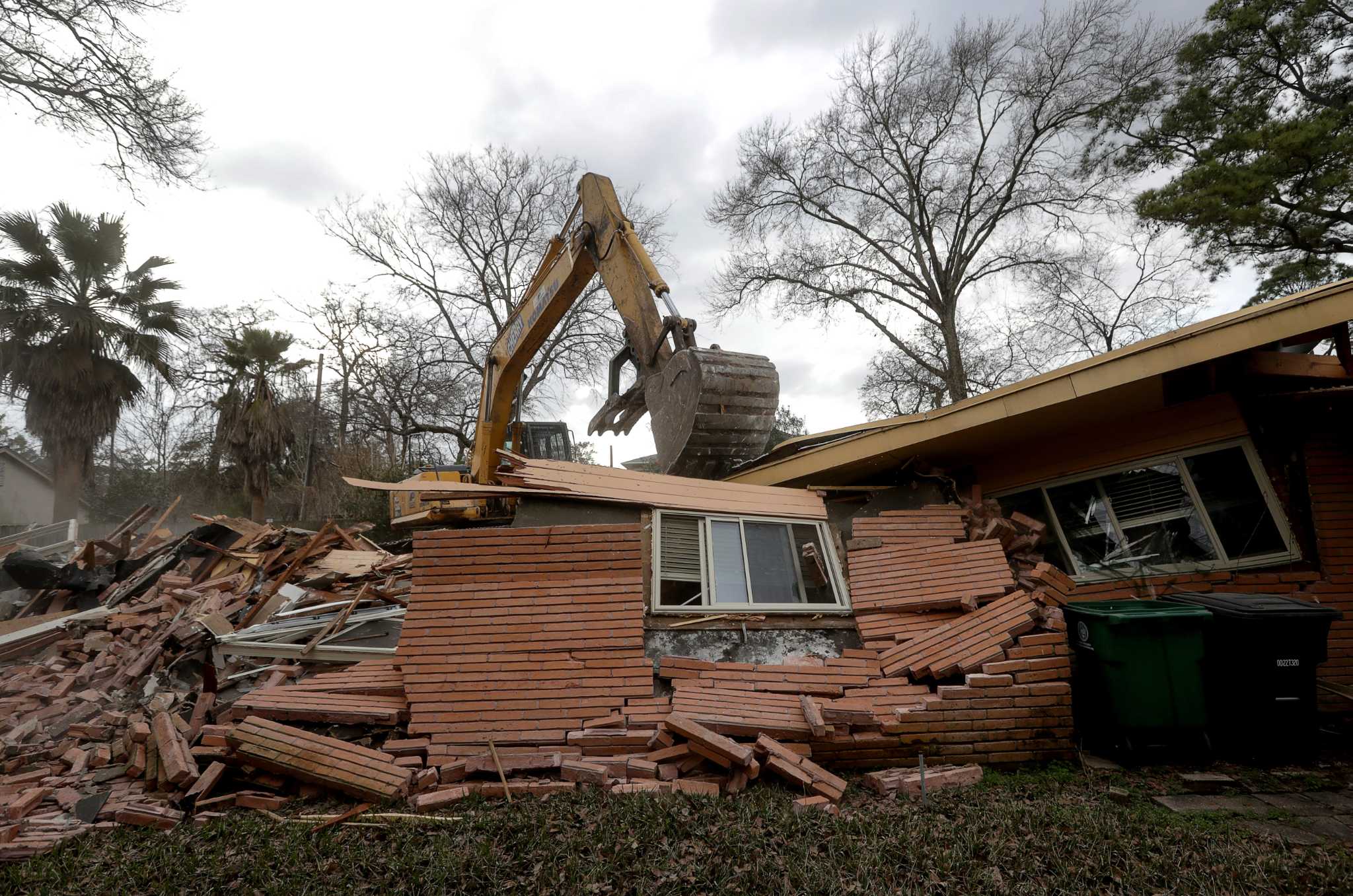 Houston's midcentury homeowners make tough choices to preserve or build ...