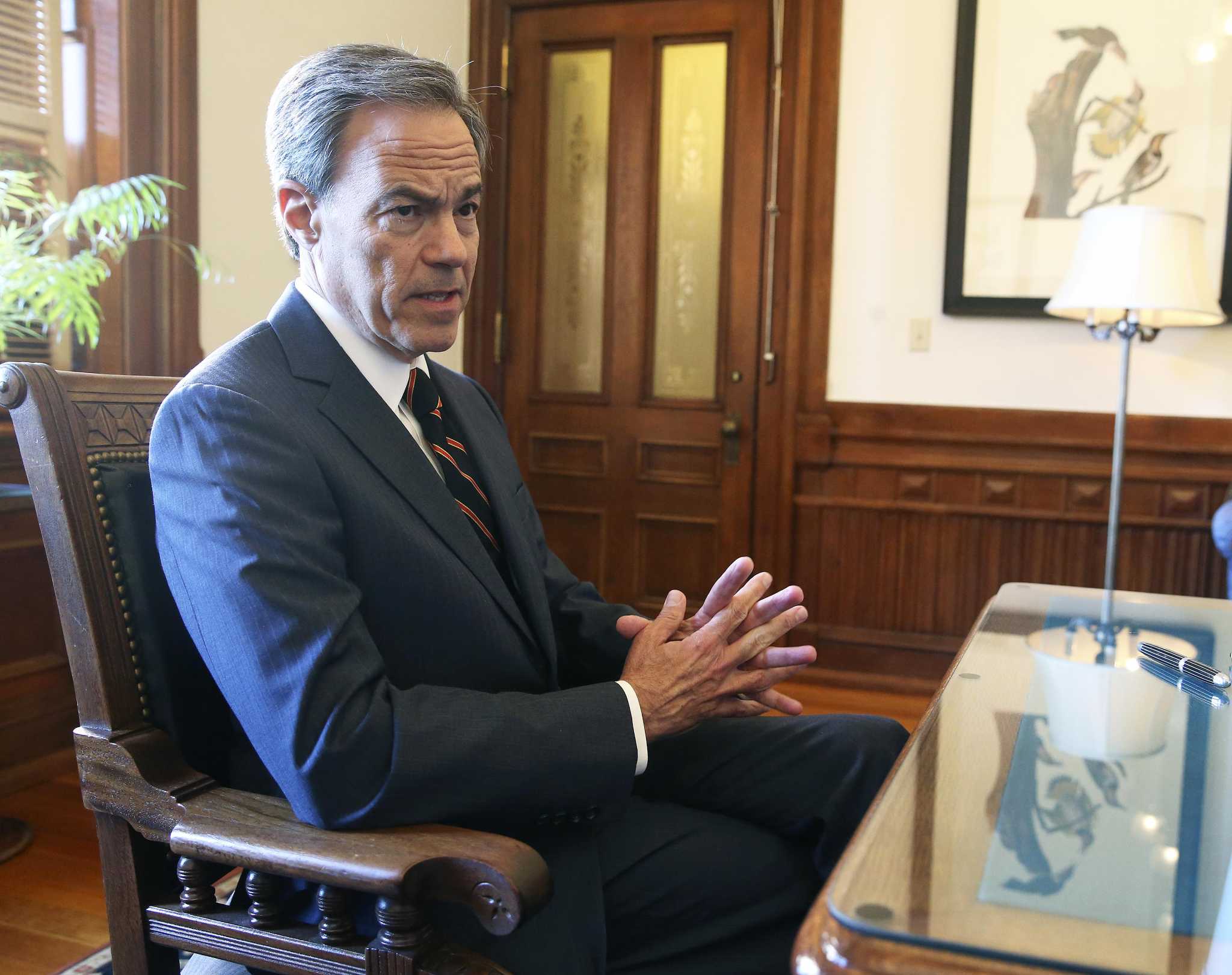 Straus accuses elected officials of discouraging teachers from voting