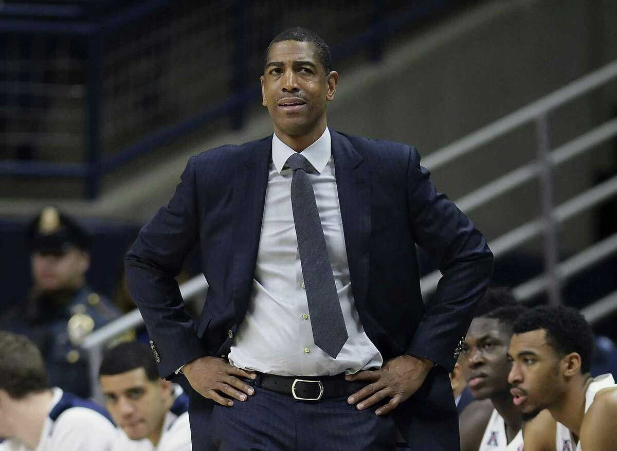 UConn hosts Memphis in battle of coaches on the hot seat