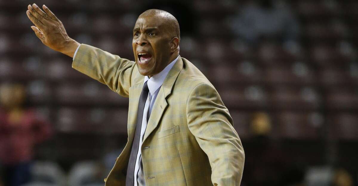Coach Mike Davis leaving TSU basketball program