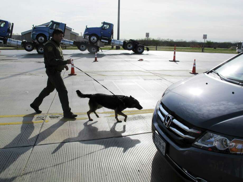 Border Patrol’s checkpoints overlooked in debate over wall - Laredo ...