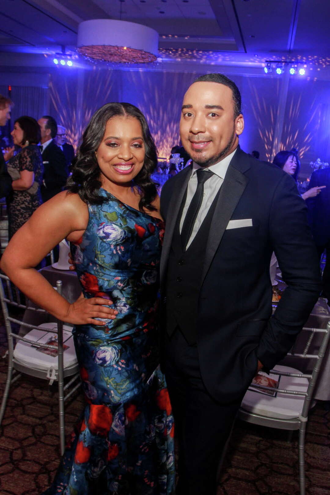 Designer fashion, a surprise duet and big donation highlight KnowAutism ...