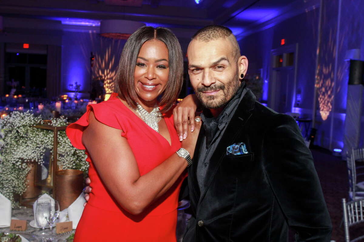 Designer fashion, a surprise duet and big donation highlight KnowAutism ...
