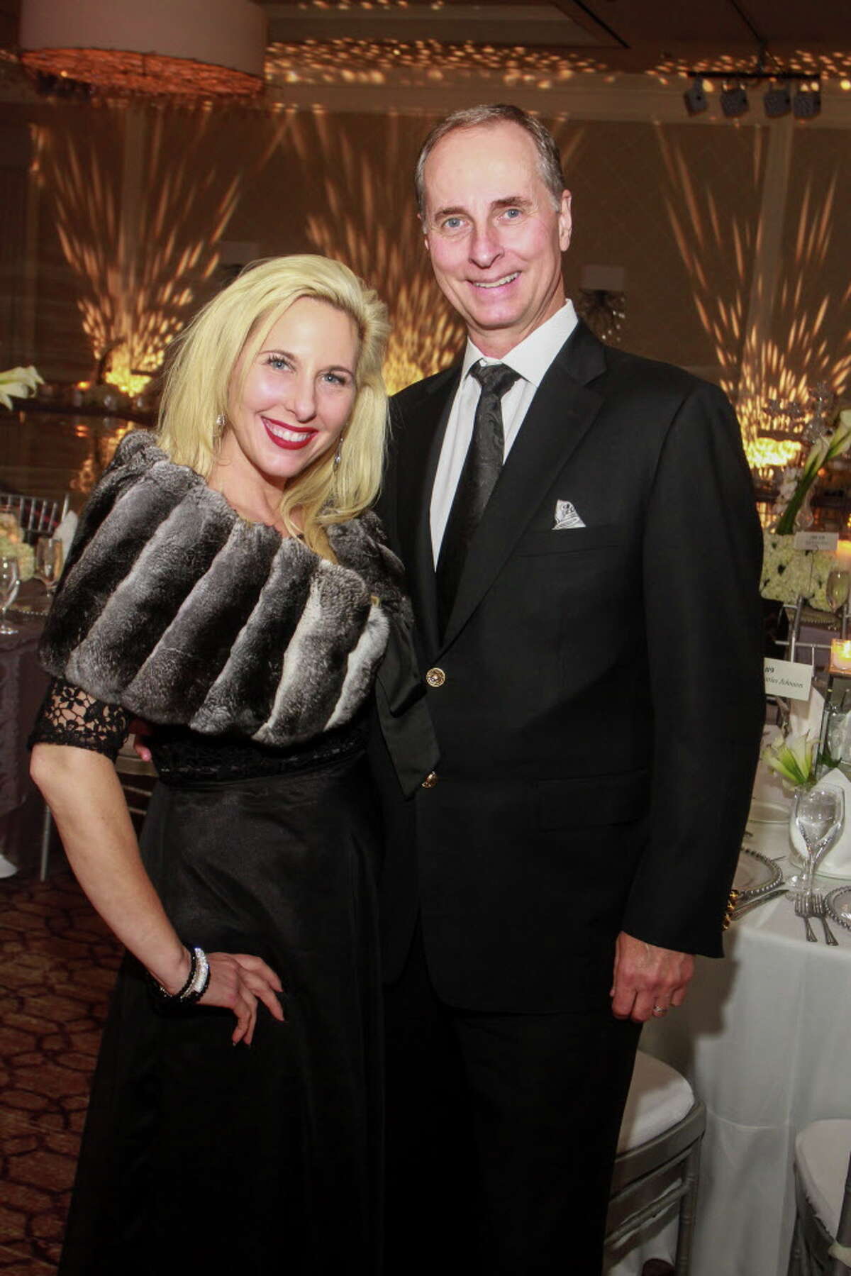 Designer fashion, a surprise duet and big donation highlight KnowAutism ...