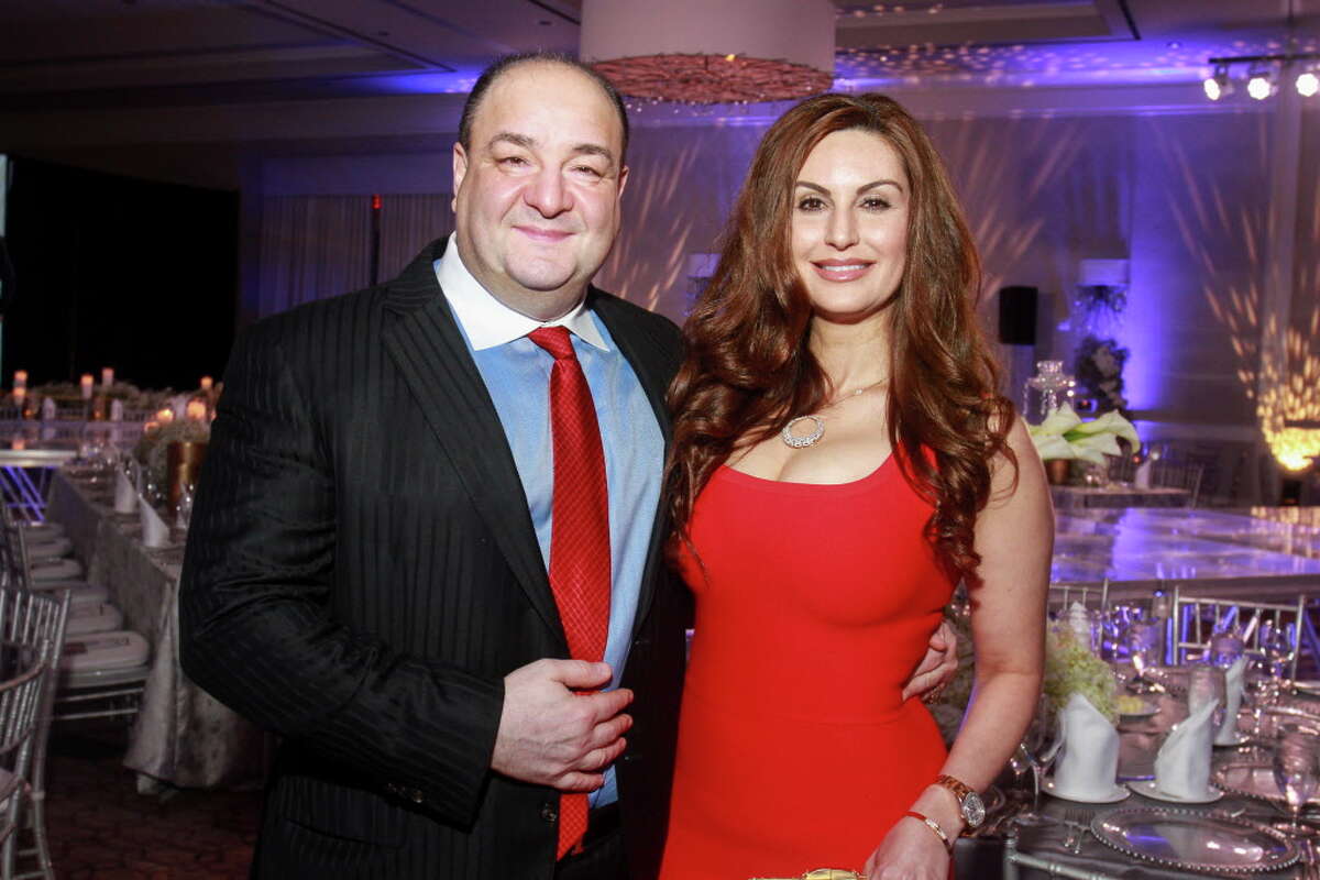 Designer fashion, a surprise duet and big donation highlight KnowAutism ...