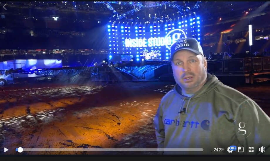 Garth Brooks takes the RodeoHouston stage a day early - Houston Chronicle