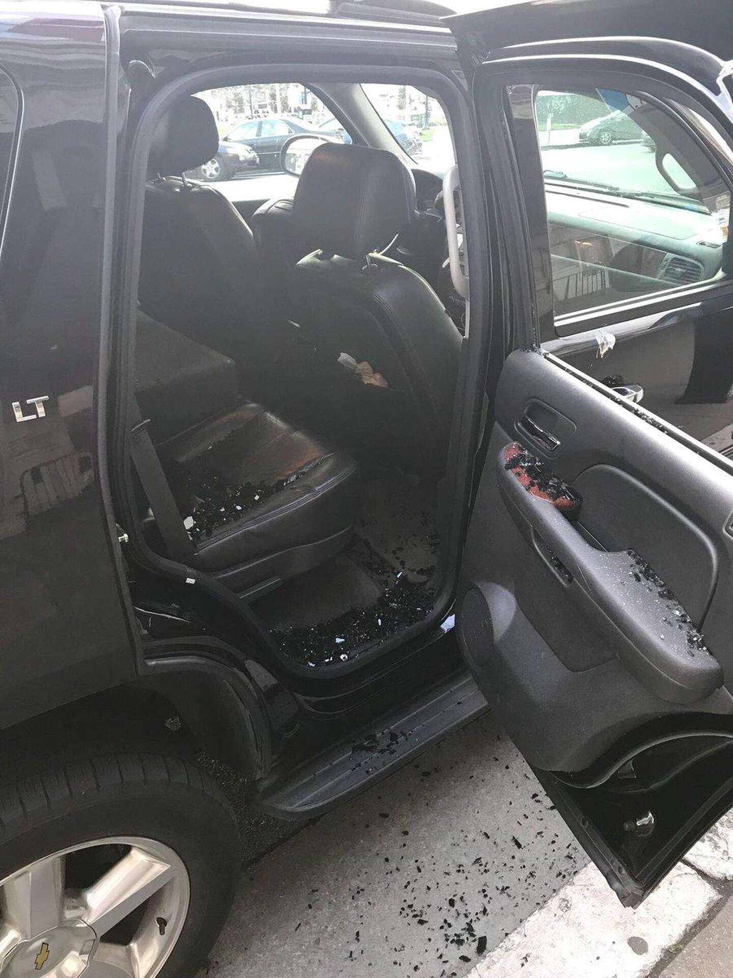 How to prevent car break-ins in SF? Signs suggest 'angry bees'