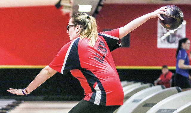 GIRLS BOWLING: Alton out of team chase at sectional; no area ...