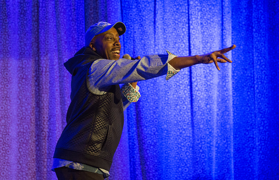 Arsenio Hall brings fresh approach to stand-up routine
