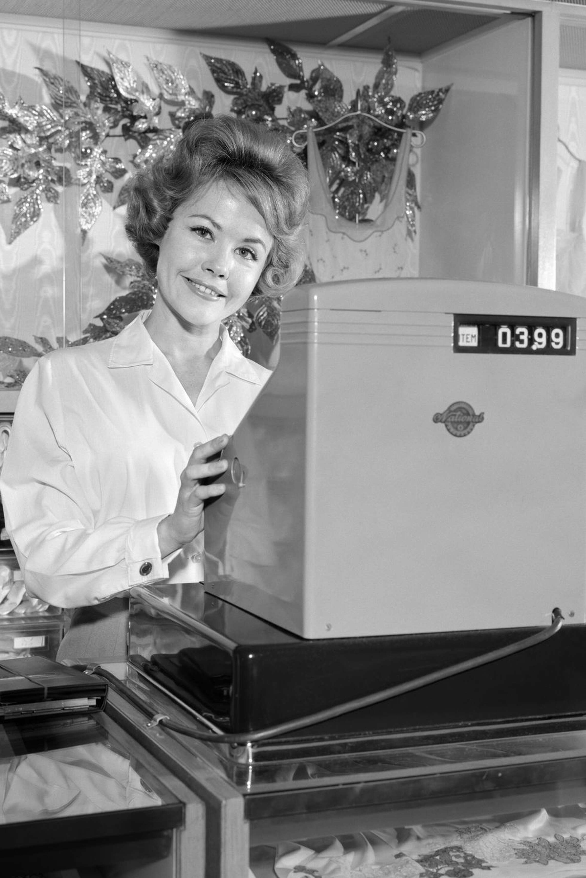 50 Basic social etiquette rules everyone should know