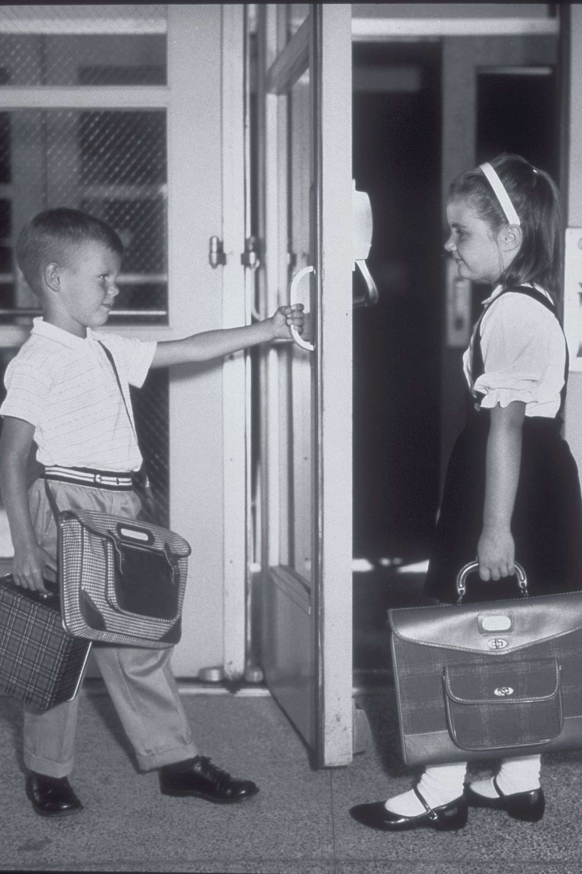 50 Basic social etiquette rules everyone should know