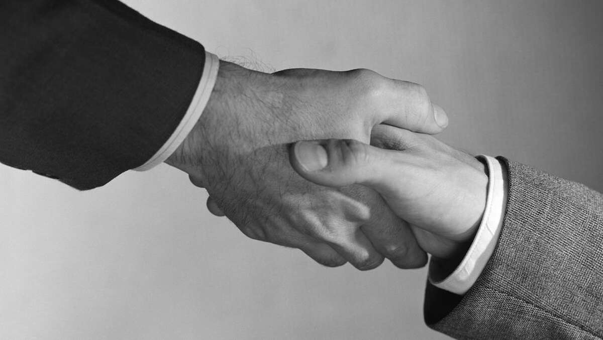 50 Basic social etiquette rules everyone should know