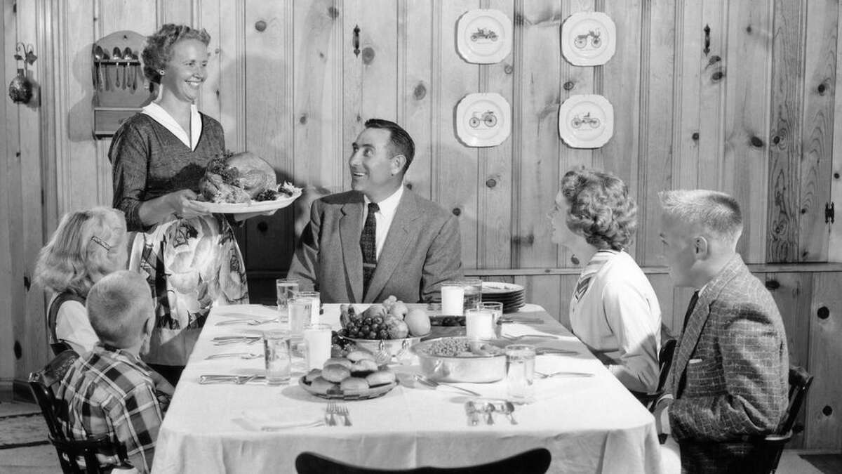 50 Basic social etiquette rules everyone should know