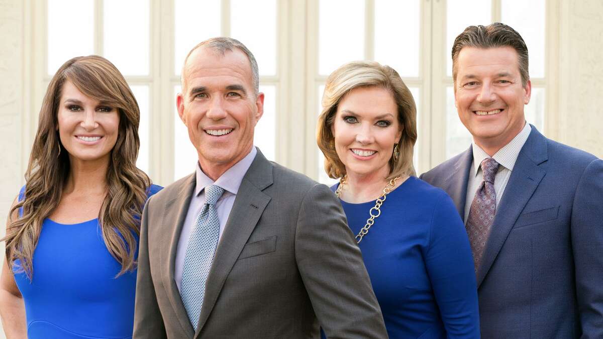 KENS-TV promotes Deborah Knapp to 10 p.m. anchorwoman