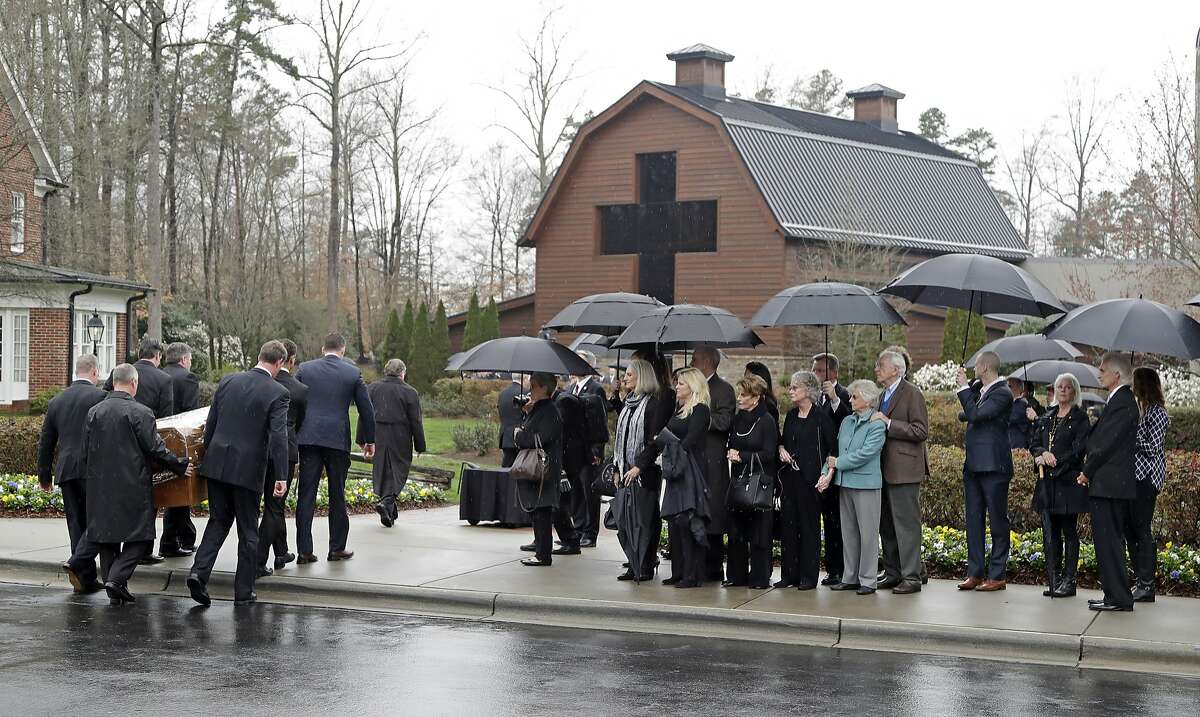 Funeral mourners honor life of ‘America’s Pastor’ Billy Graham