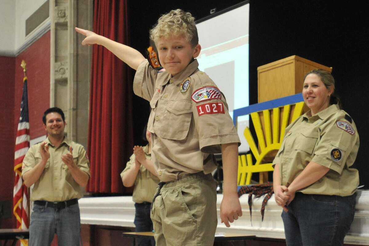 Winsted Cub Scouts graduate to become Boy Scouts as parents look on ...