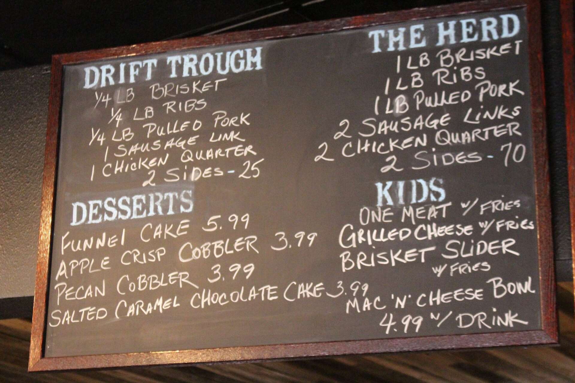 Small Bites: A look inside Rube's Barbecue and Brews