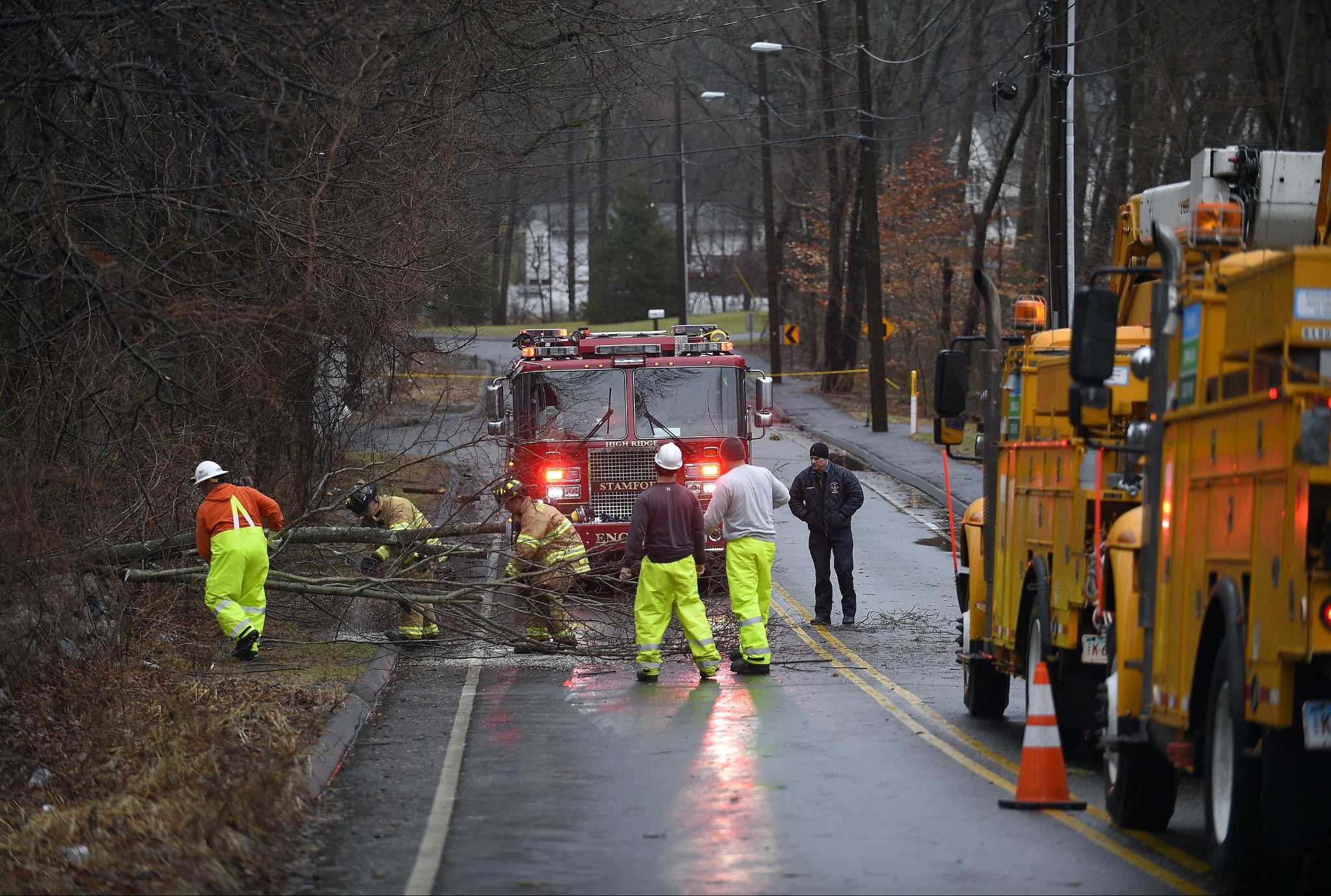 Storm blows roof off Stamford apartment building