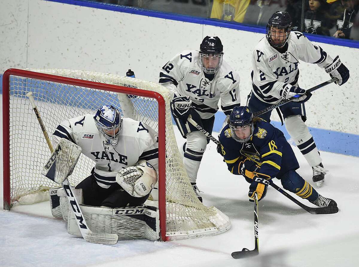 Quinnipiac downs Yale in ECAC Hockey playoff opener