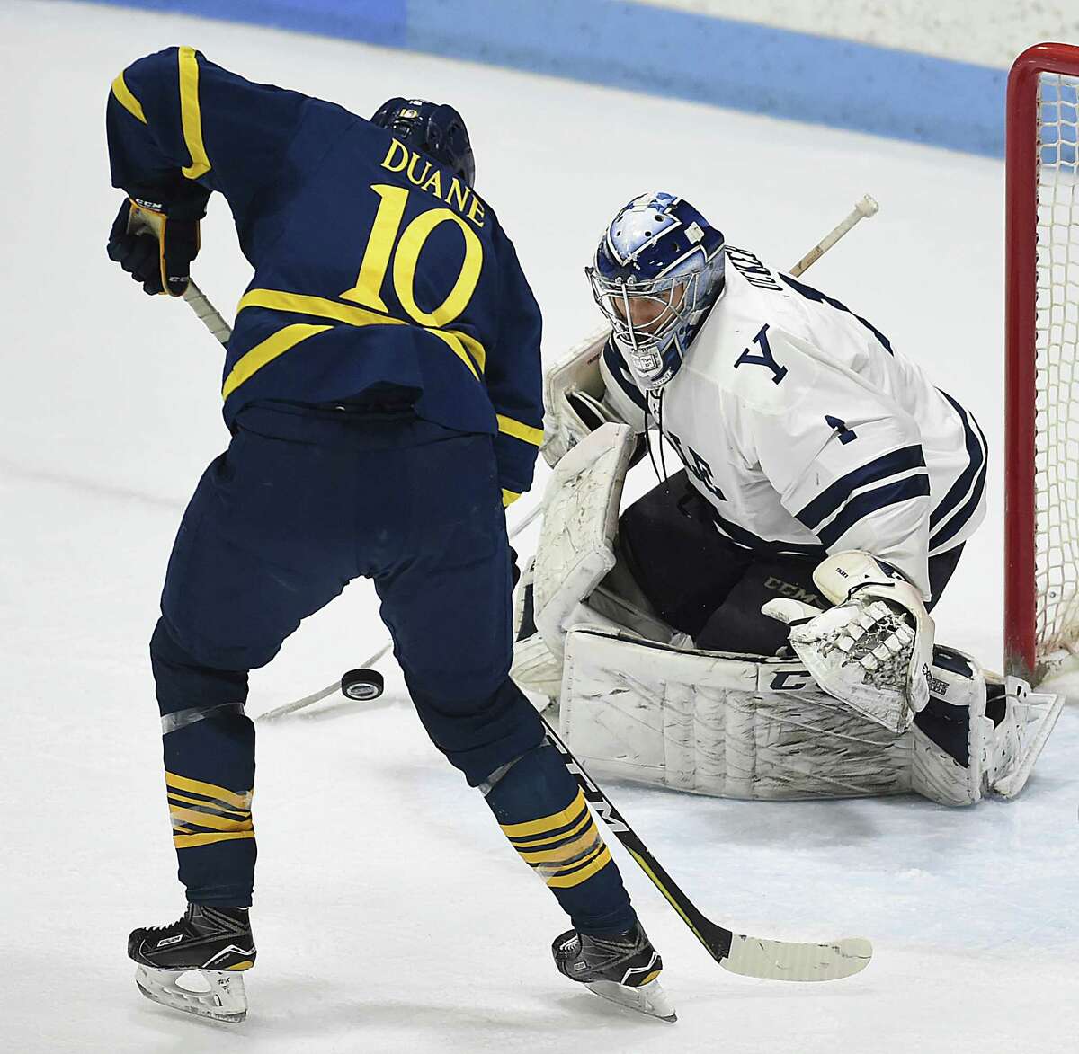 Quinnipiac downs Yale in ECAC Hockey playoff opener