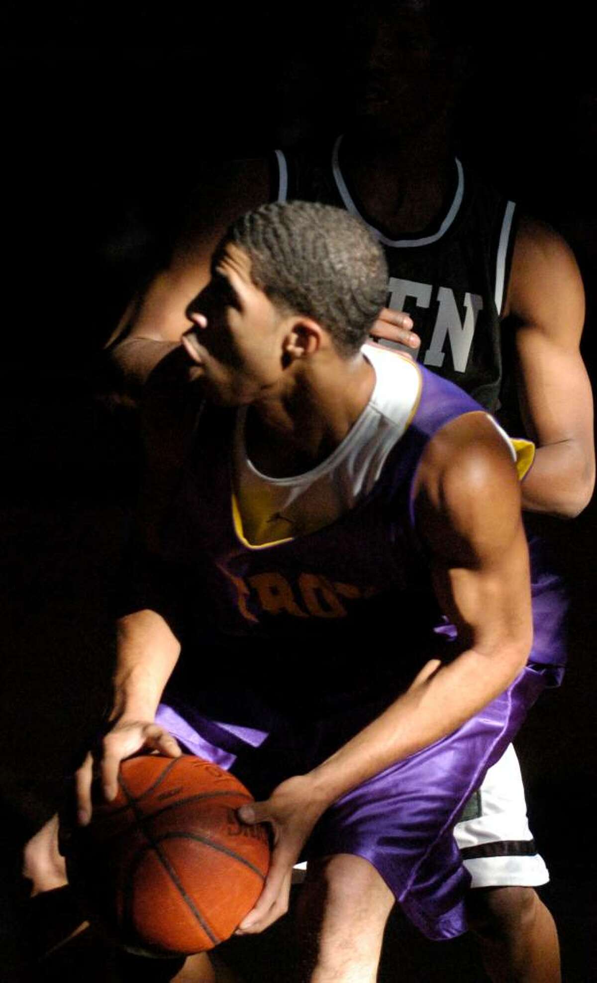 Cops: Hoops star Mayben dealt cocaine