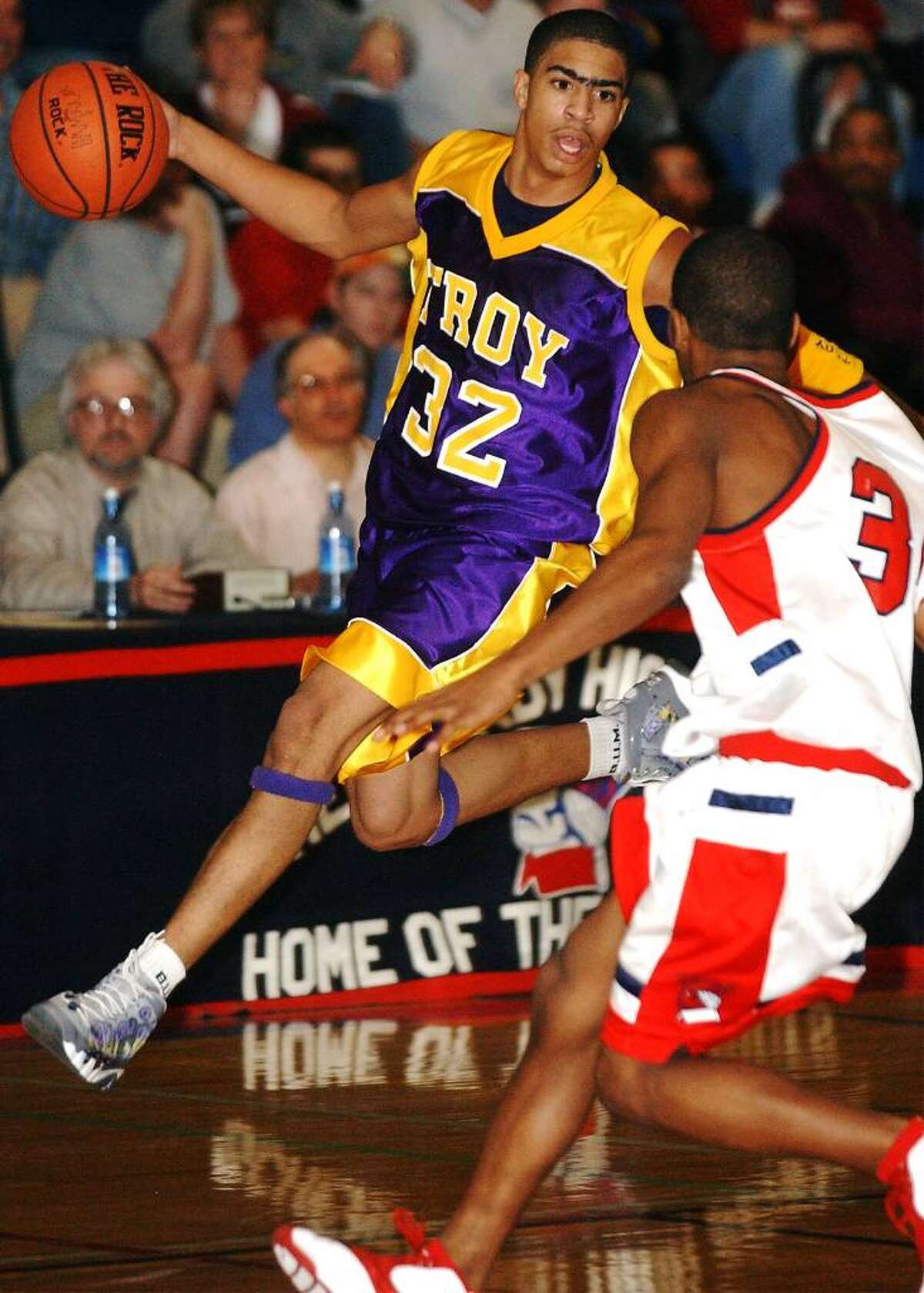 Cops: Hoops star Mayben dealt cocaine