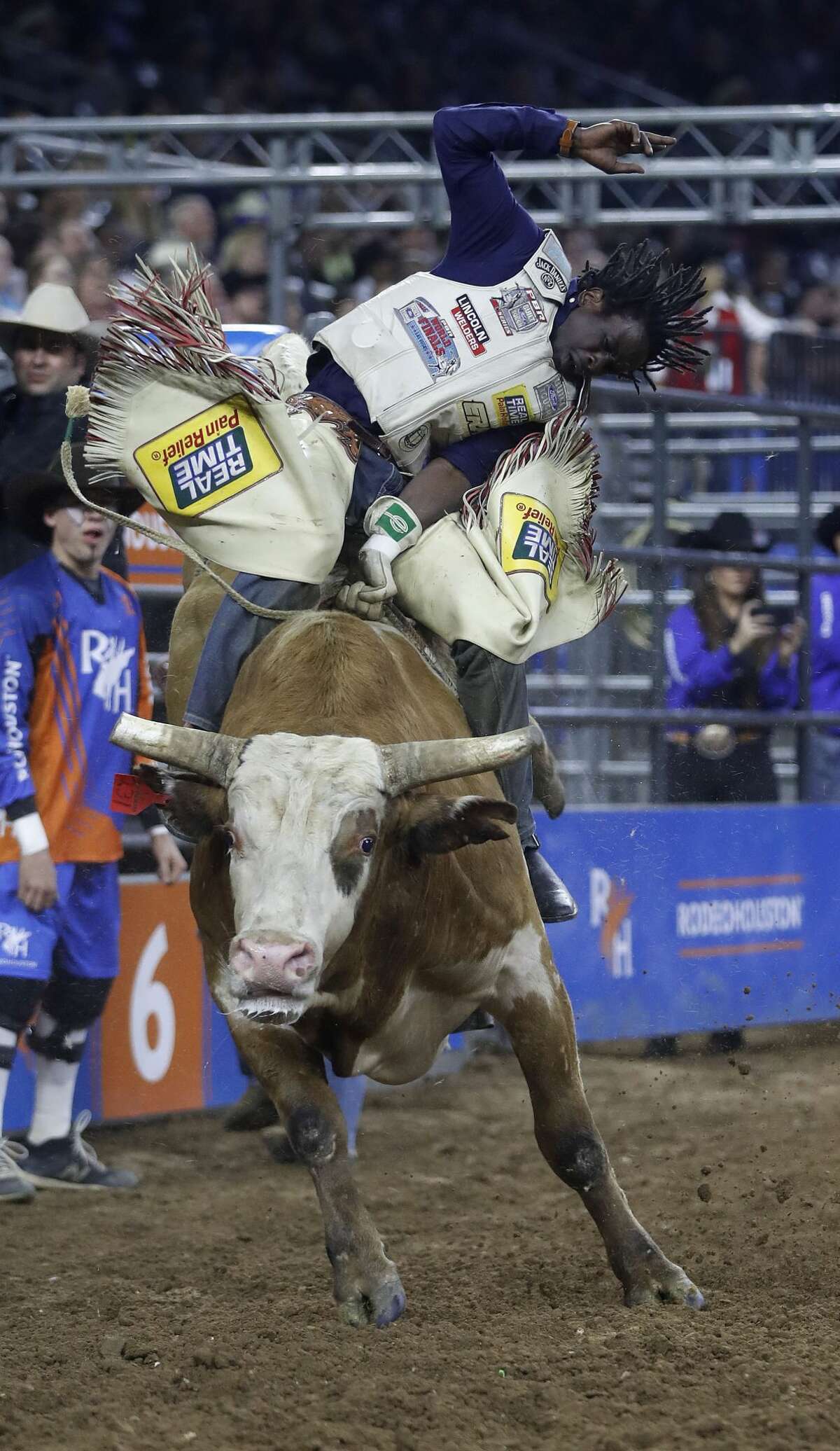 Bull rider Neil Holmes, hometown favorite, wins Super Series II in last ...