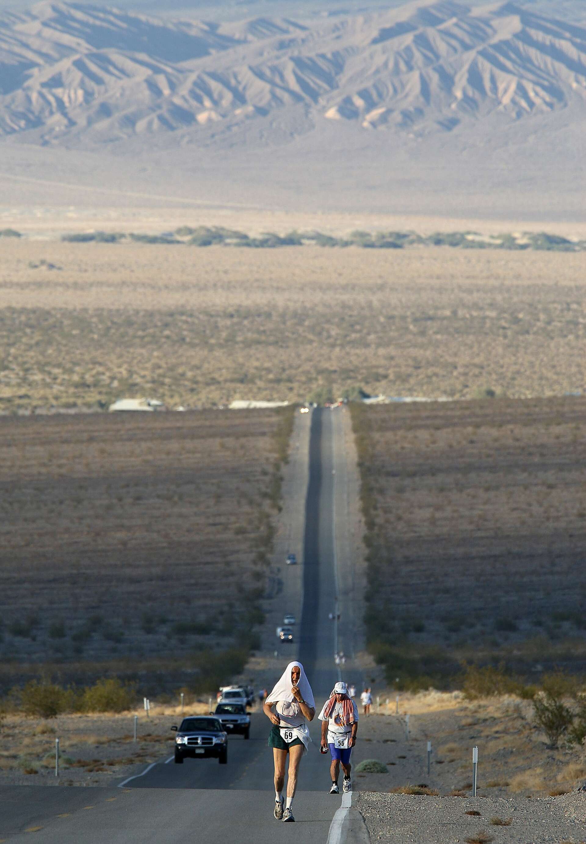 Why do runners love Death Valley?