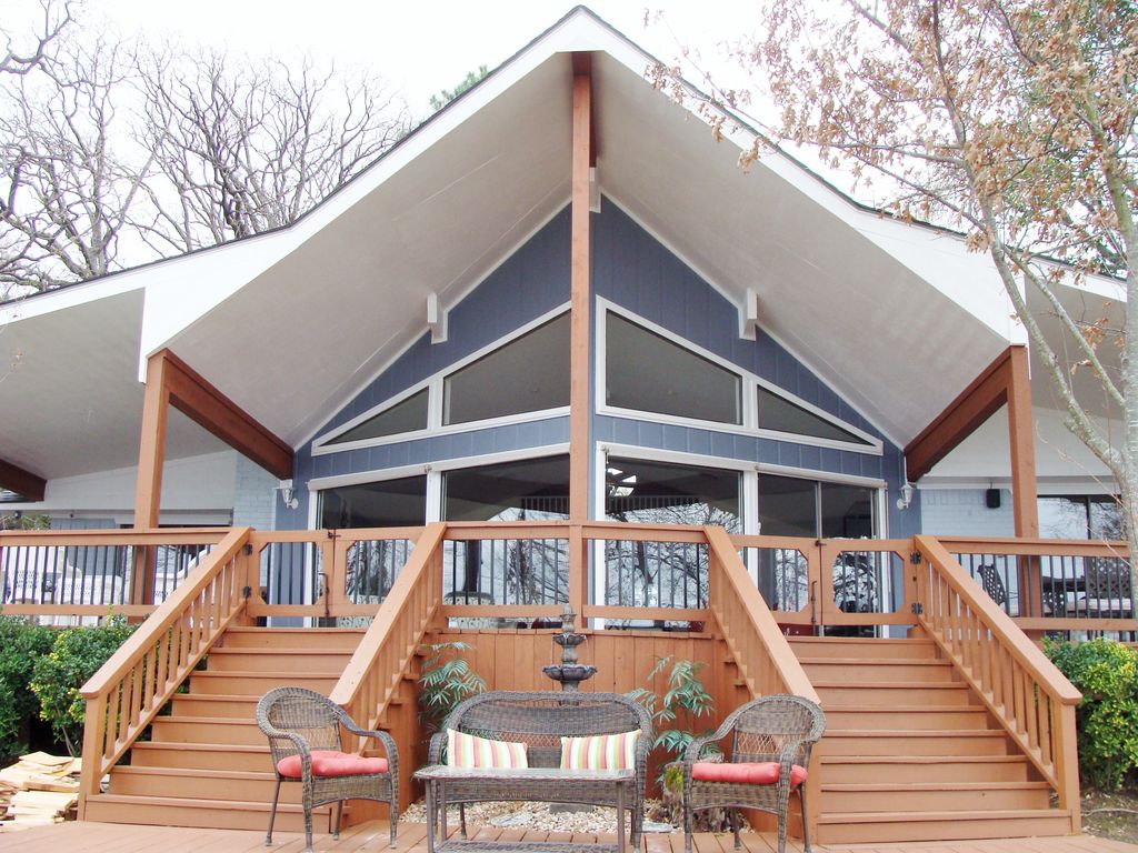 Look into these unique Texas vacation rentals under $75 per person, per ...