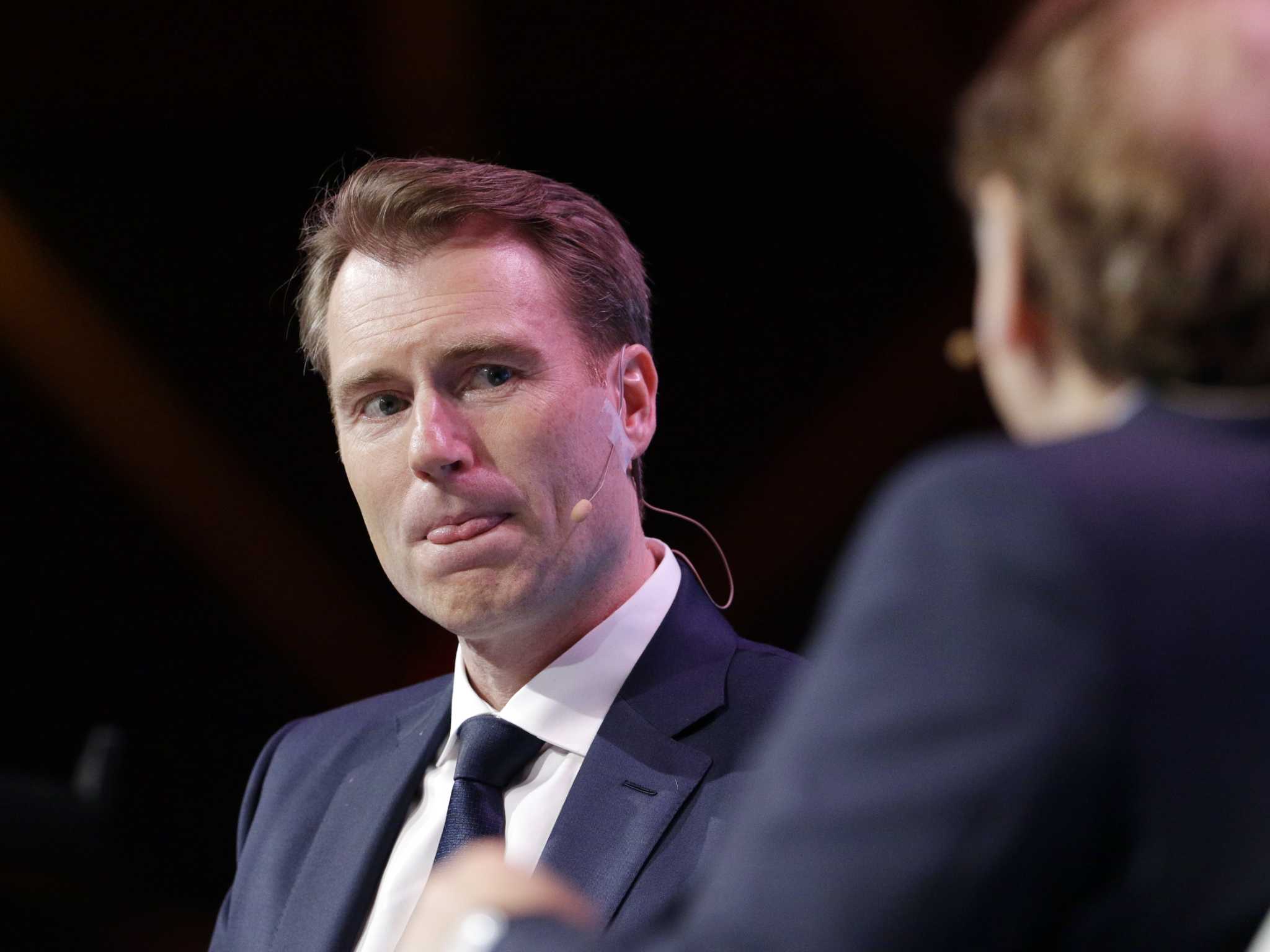 Schlumberger's profit falls on shale drilling, fracking slowdown
