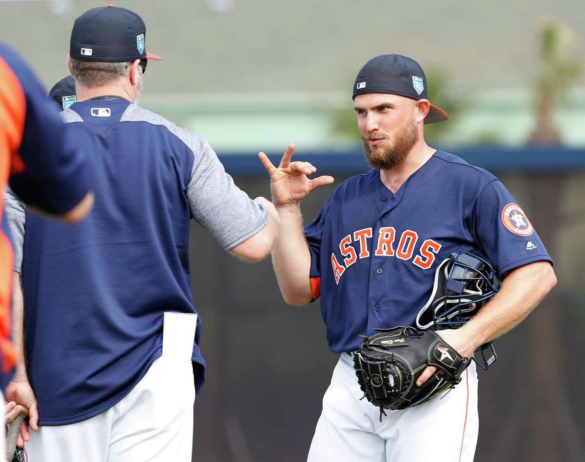 Max Stassi taking a big swing at sticking with Astros