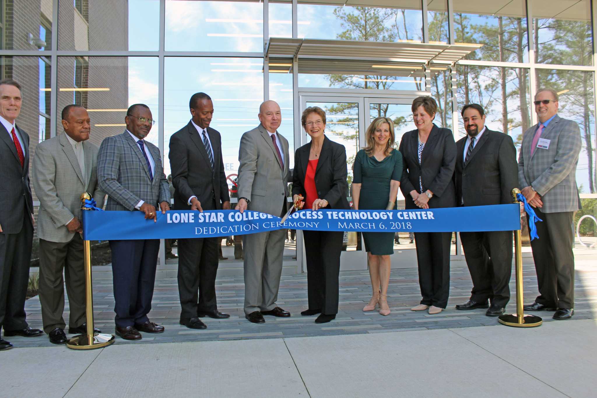 Lone Star celebrates new facility in Atascocita