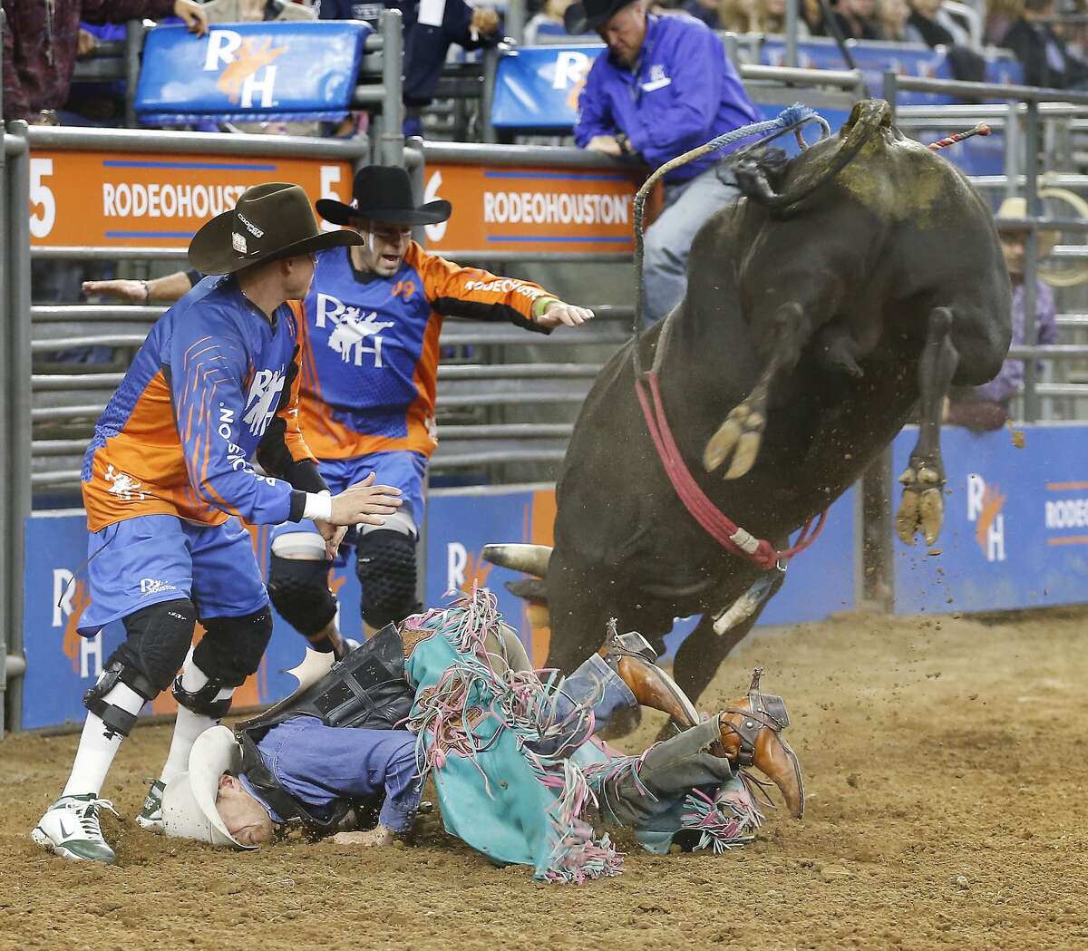 Saddle bronc rider Jacobs Crawley wins 2nd straight Super Series III at ...