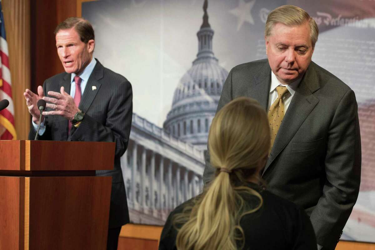 Blumenthal Graham Bill Would Emulate Conn Gun Law
